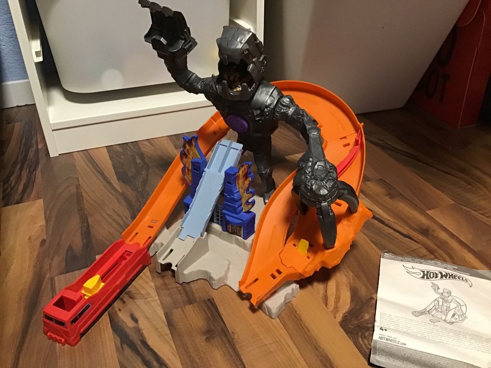 Hot Wheels Nitro Bot Attack Set (Gebraucht) in Thörishaus für CHF 20 ...