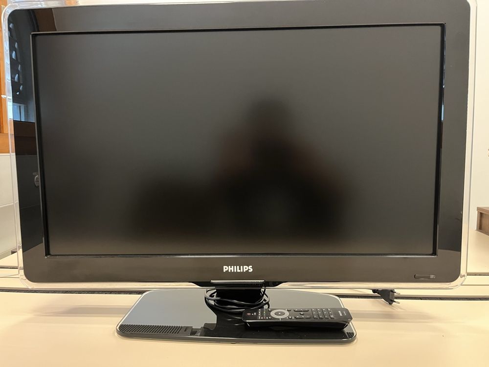 Philips 32PFL7403D/12 LCD TV, 81 cm (32 Zoll) inkl. Fernbed. (Gebraucht ...