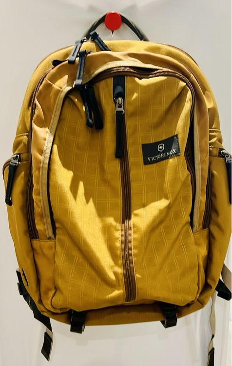 Victorinox Swiss Army Laptop Backpack Mustard Yellow | Kaufen auf Ricardo