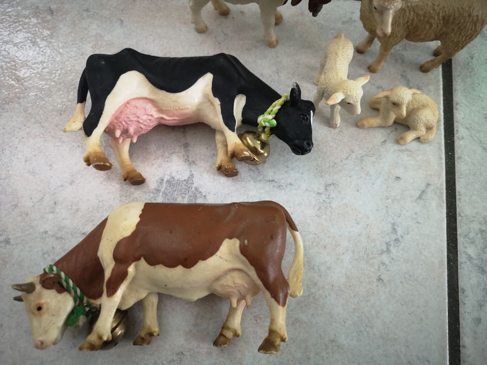 10 x schleich Tiere, Bauernhof Tiere Kuh,Ziege,Schaf,Lamm (Gebraucht) in Sevelen für CHF 20.5 ...