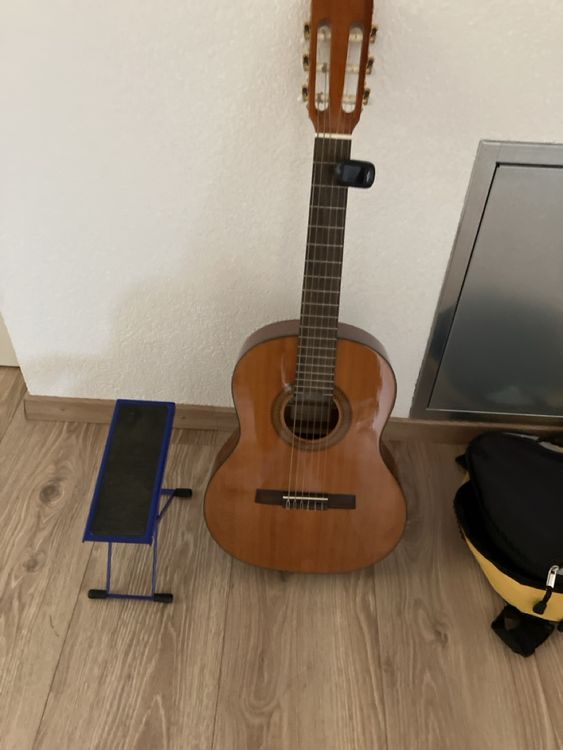 Aranjuez Gitarre A4Z-52, Fzone Q1 Tuner, K&M Fussbank (Neu (gemäss ...