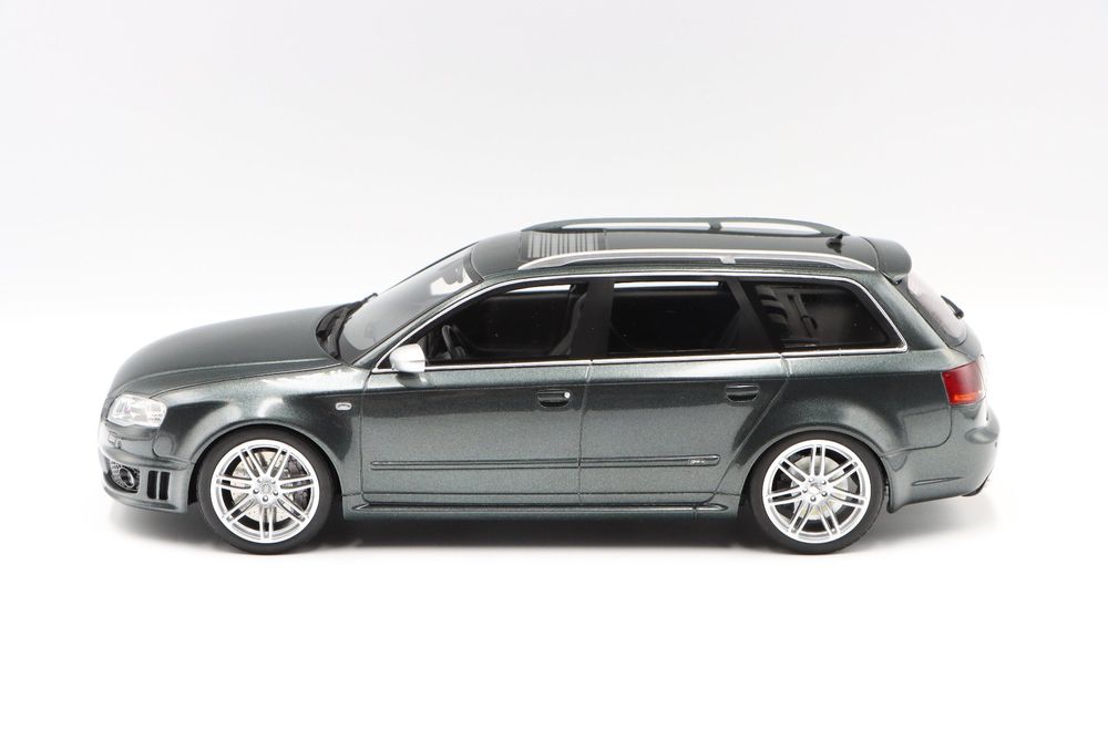 Audi RS4 B7 Avant 2006 1:18 Otto Models (Neu und originalverpackt) in ...