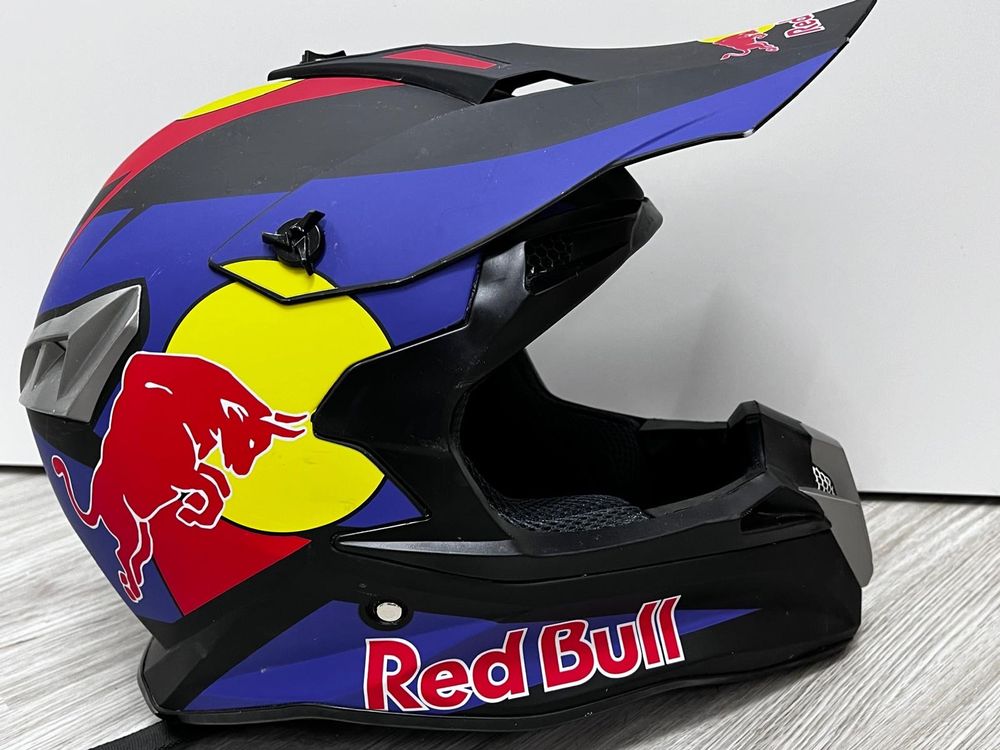 Red Bull Helm (Gebraucht) in Uetikon am See für CHF 20 – nur Abholung ...