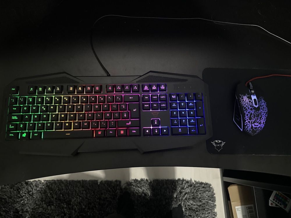 OXT Bundle mit Tastatur (Spanisch) + Maus + Mausmatte | Kaufen auf Ricardo