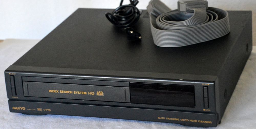 Videorecorder VHS Sanyo VHR-220G magnétoscope (Gebraucht) in Collonges ...