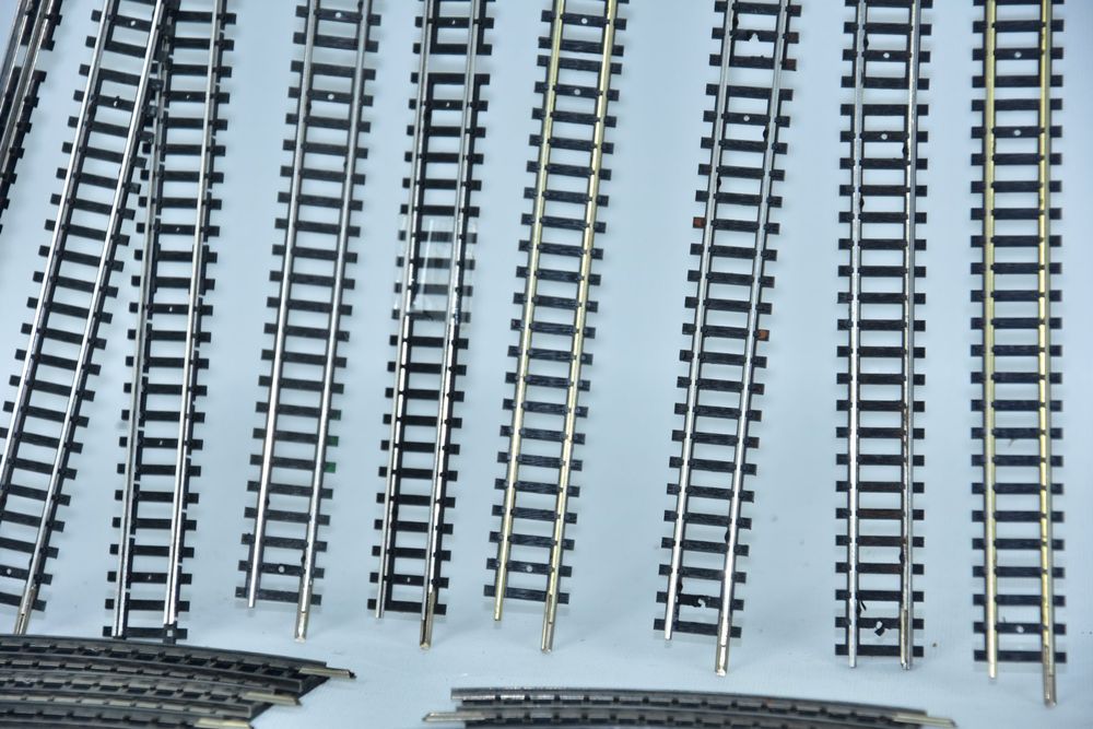 FÜR FR. 1.00 -- TRIX SPUR N 50 VERSCHIEDEN LANGE GELEISE (Gebraucht) in ...