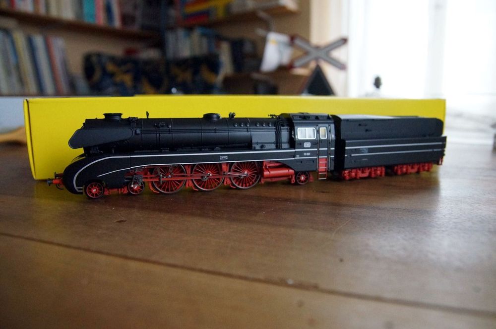 Trix 22705 - DB Baureihe 10 001 (Gebraucht) in Schönenwerd für CHF 192 ...