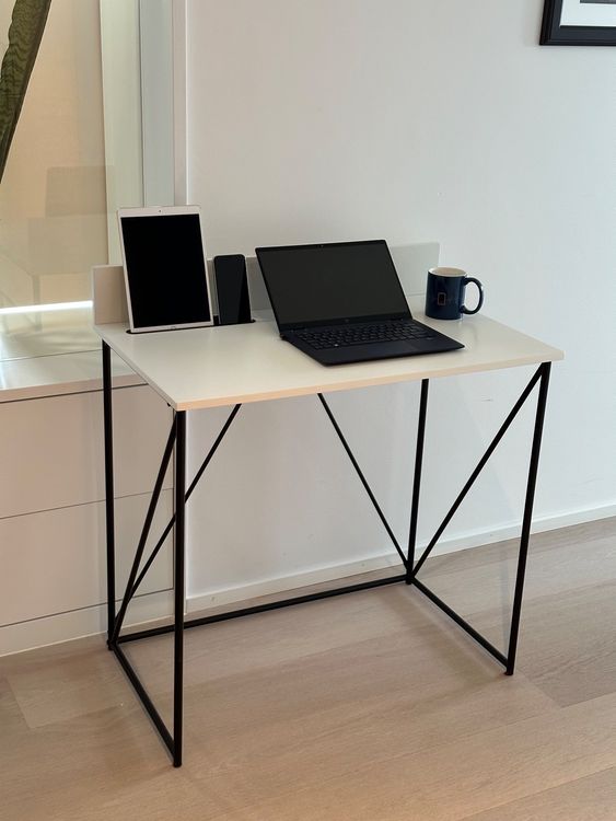 Kleiner Schreibtisch / Desk / Pult für Home Office (Gebraucht) in ...