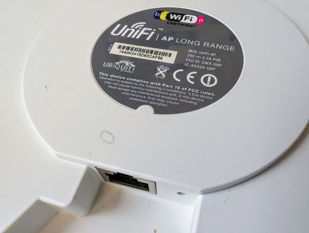 WLAN: 3 Unifi AP Long Range SWX-UAP + 2 POE Injector (Gebraucht) in ...