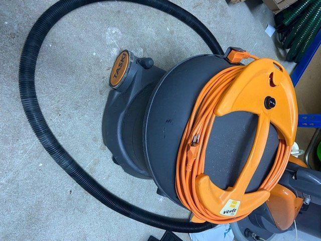 Taski Staubsauger Vento 15 (D'occasion) à Grüningen pour CHF 89 – avec ...