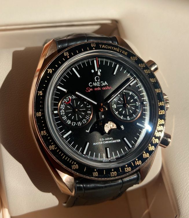 Omega Speedmaster Mondphase 18Kt Sednagold Np.33700.- (Gebraucht) in ...