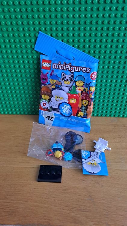 LEGO Minifig Series 22 - Wheelchair Racer (col22-12) (Neu (gemäss ...