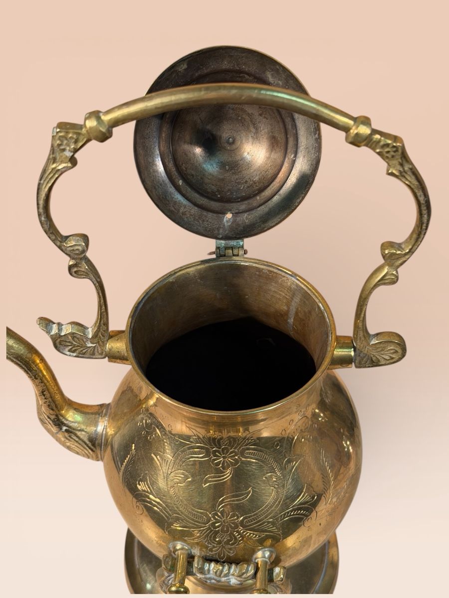 Antique Brass Tea Kettle with stand- Ornate Details! (D'occasion) à ...