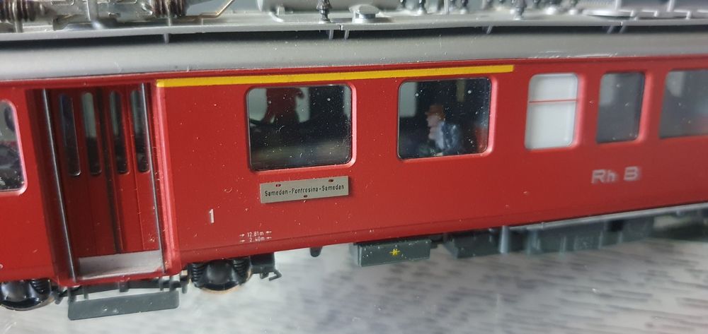 BEMO: RHB TRIEBWAGEN ABDe 4/4 501 ROT MIT FIGUREN OVP (Gebraucht) in Biglen für CHF 135 – mit ...