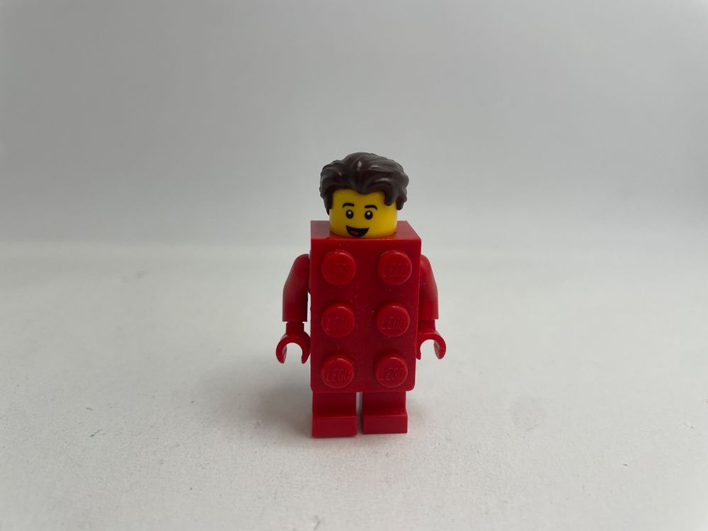 LEGO Brick Suit Guy, Series 18 (Gebraucht) in Thalwil für CHF 4.9 – mit ...