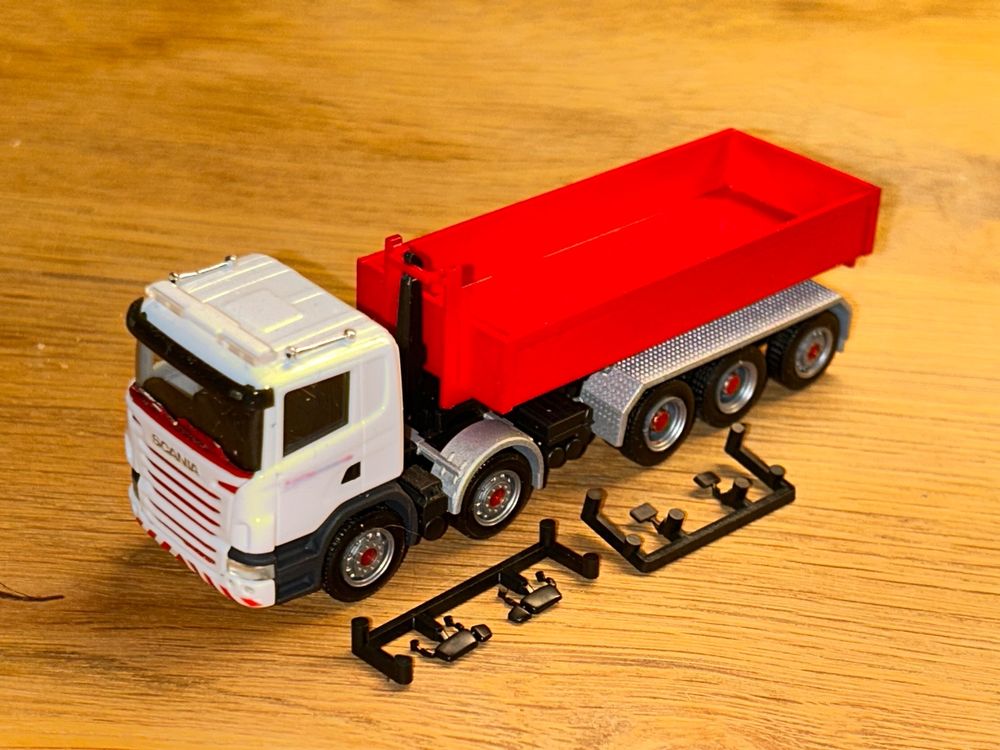 AEMA 101460-39 1:87 KieferTrans Scania R09 M 5a Hakengerät (Neu (gemäss ...