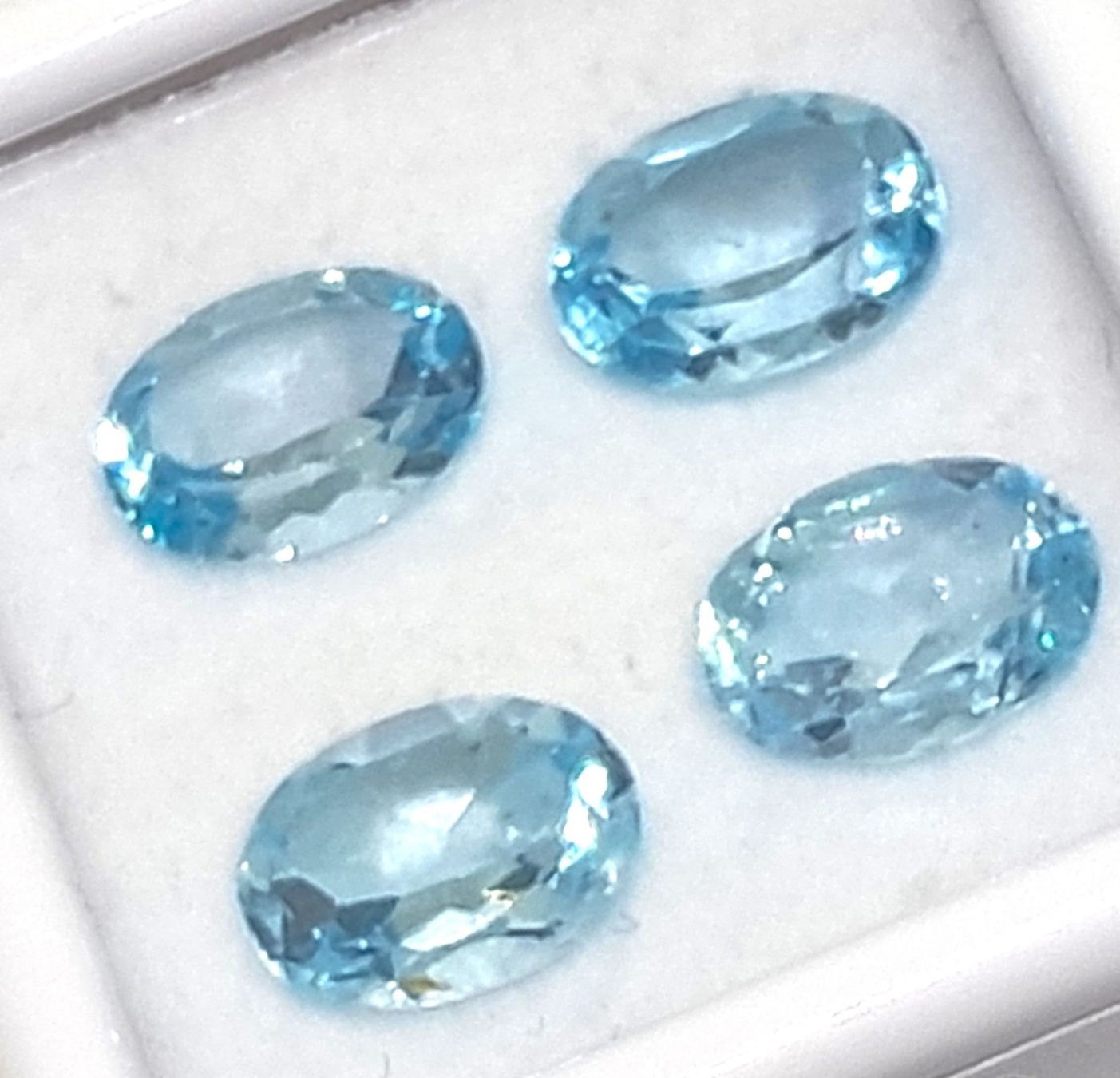 4x Topazes 8x6 mm Sky blue - Valeur 120.- Fr (Neuf (Voir description ...