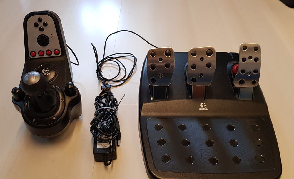 Logitech G27 Racing mit Pedalen und Schaltung (Gebraucht) in Bettwiesen ...
