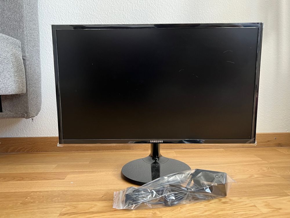 Samsung Full HD Monitor S24F354F LED (24") (LS24F354FHUXEN) (Gebraucht ...