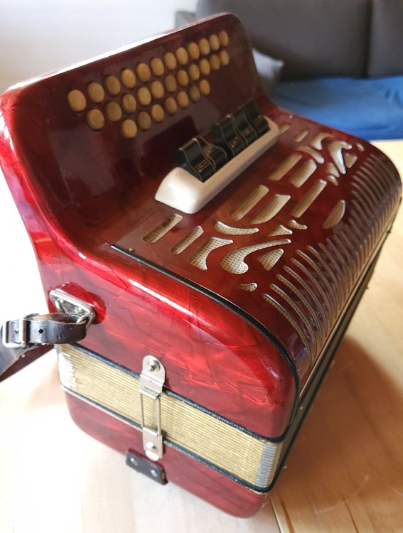 Handorgel Hohner Norma 3 (Gebraucht) in Hittnau für CHF 130 – nur Abholung auf Ricardo kaufen