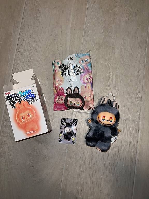 Labubu Pop Mart Big Into Energy peluche secret porte-clés (Neuf (Voir ...