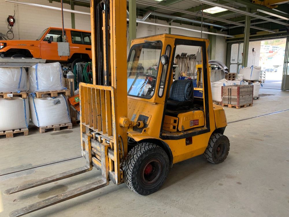 Stapler, Gabelstapler Toyota 02-2FD25 (Gebraucht) in für CHF 2511 – nur ...