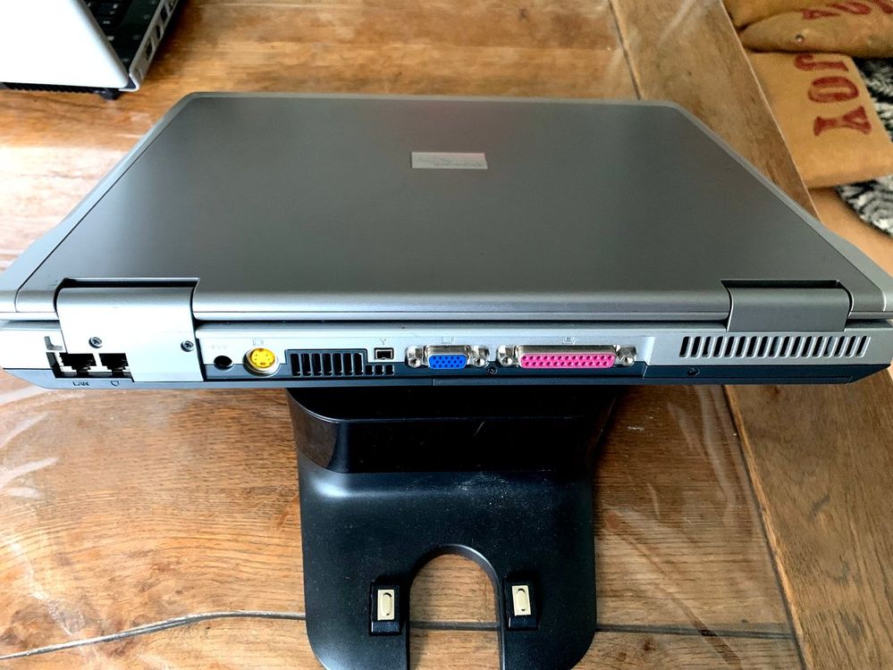 Fujitsu Siemens Amilo Model: D7830. Laptop startet nicht. (Defekt) in ...