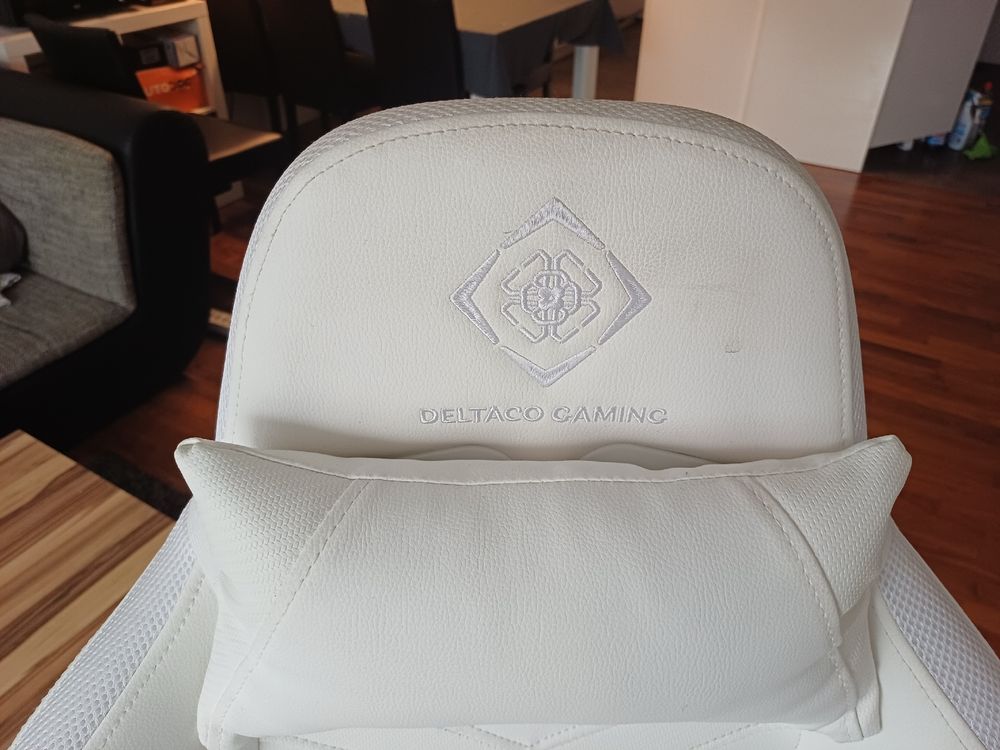Deltaco Gaming Stuhl leder weiss - , ideal für lange Gamin (Gebraucht ...