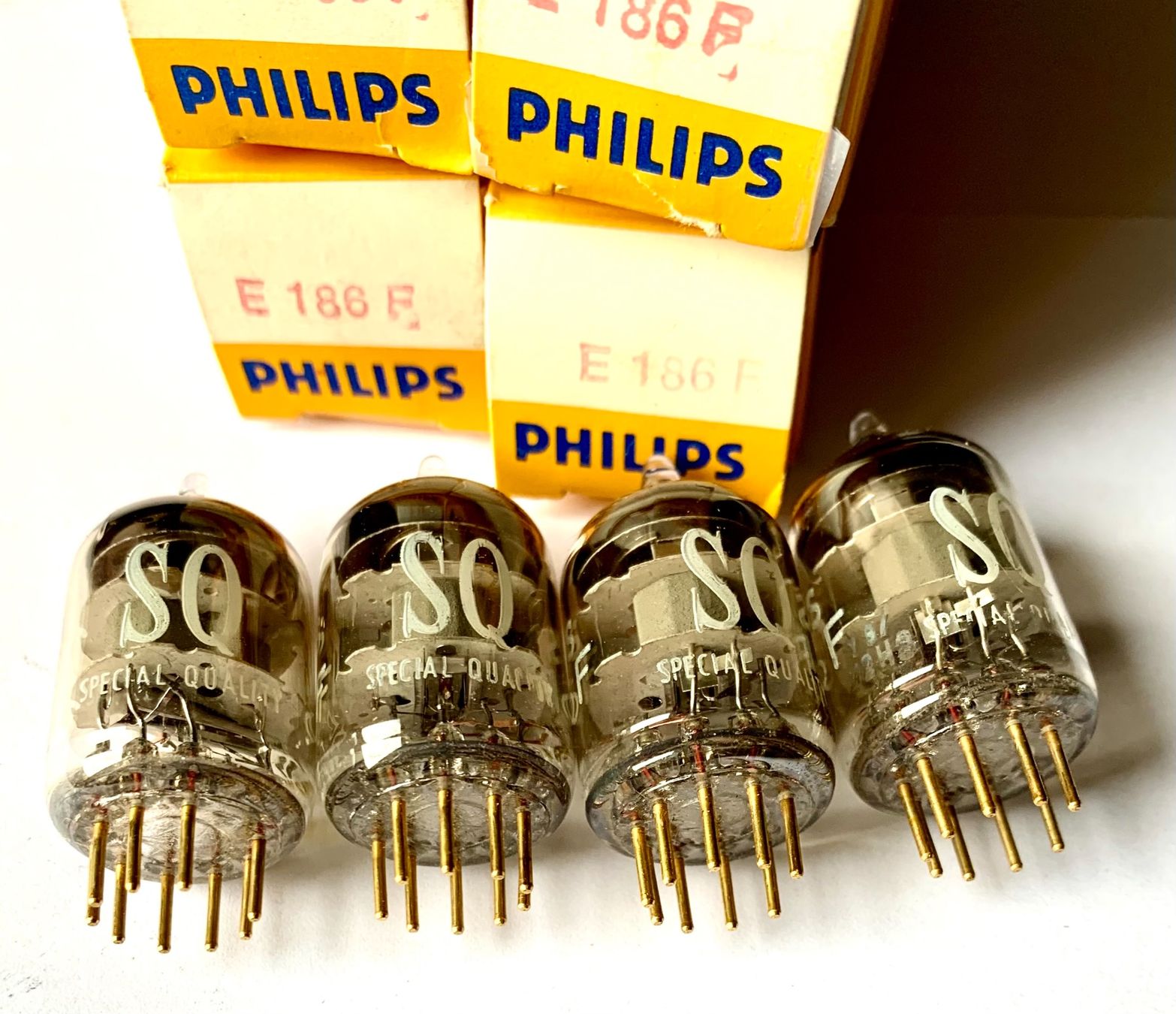 4 Röhren / Radioröhren E186F / 7737(Pentode auch NF),Philips (Neu (gemäss Beschreibung)) in Biel ...