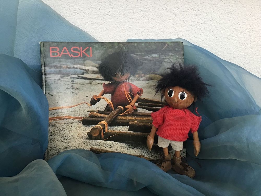 Baski / Holz Figur plus Bilderbuch (Gebraucht) in Beinwil am See für ...