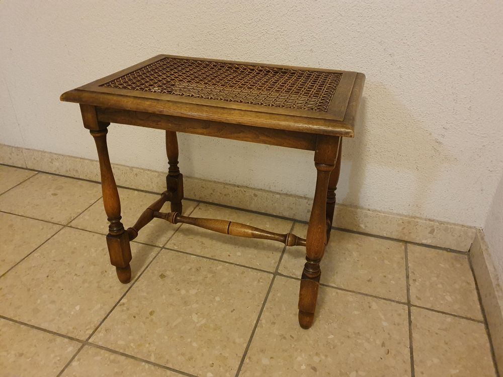 Antiker Hocker mit Wiener Geflecht (Gebraucht) in Uitikon-Waldegg für ...