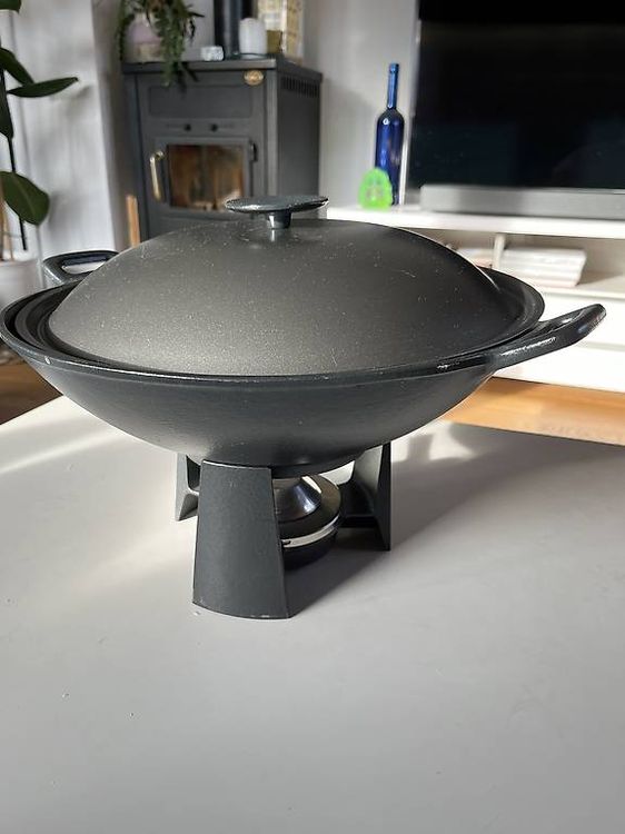Cocote WOK en fonte avec bruleur et trépied pour le service (D'occasion ...