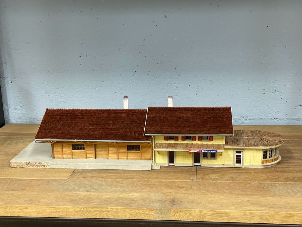 RhB Bemo Bahnhof Tiefecastel Tip Top Modell H0m (Neu (gemäss ...