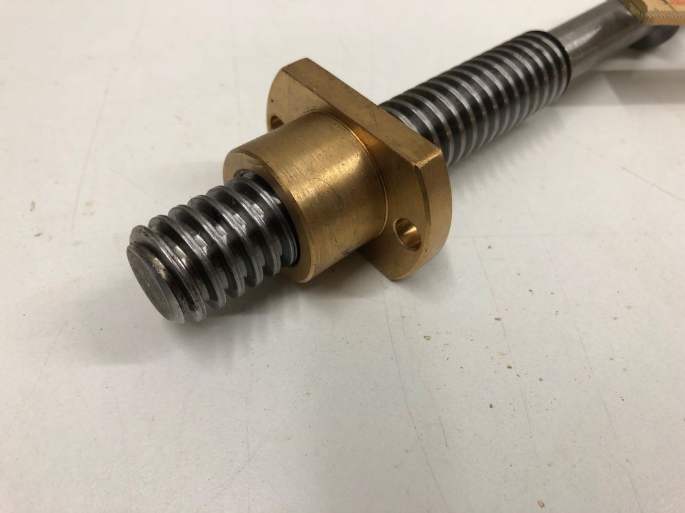 Gewindespindel Trapez mit Mutter (Neu und originalverpackt) in Schötz ...