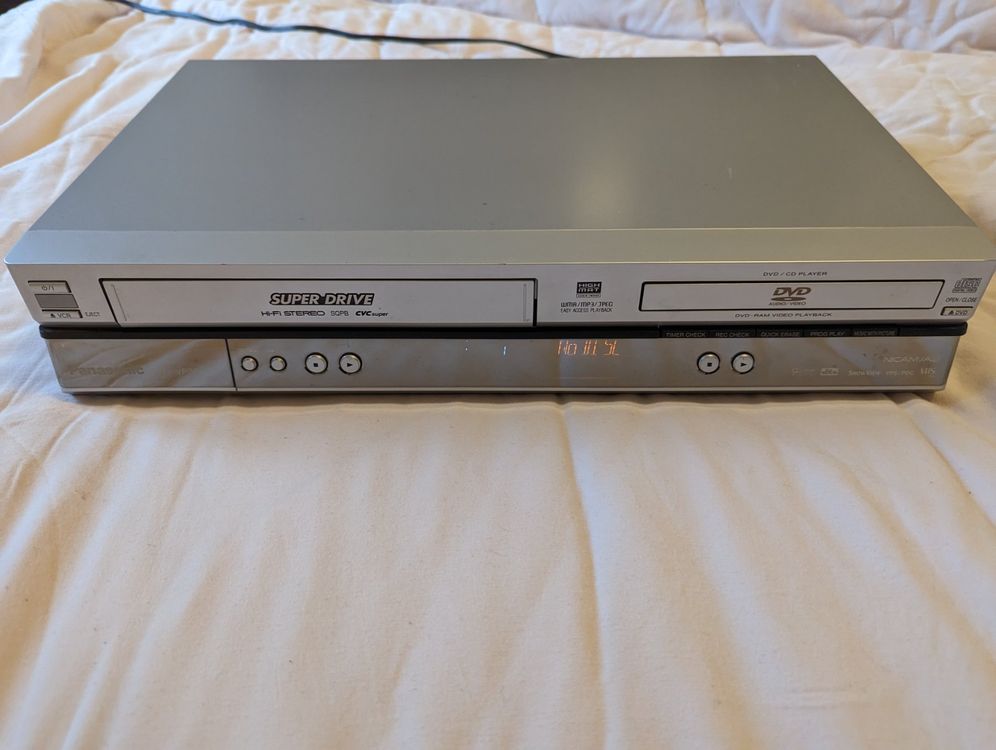 PANASONIC-VHS-Rec. + DVD NV-VP30 (Gebraucht) in Zürich für CHF 95 – mit ...