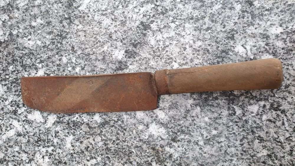 Uralter Fleischhacker, Resp. Messer, Beil (Gebraucht) in Hauteville für ...
