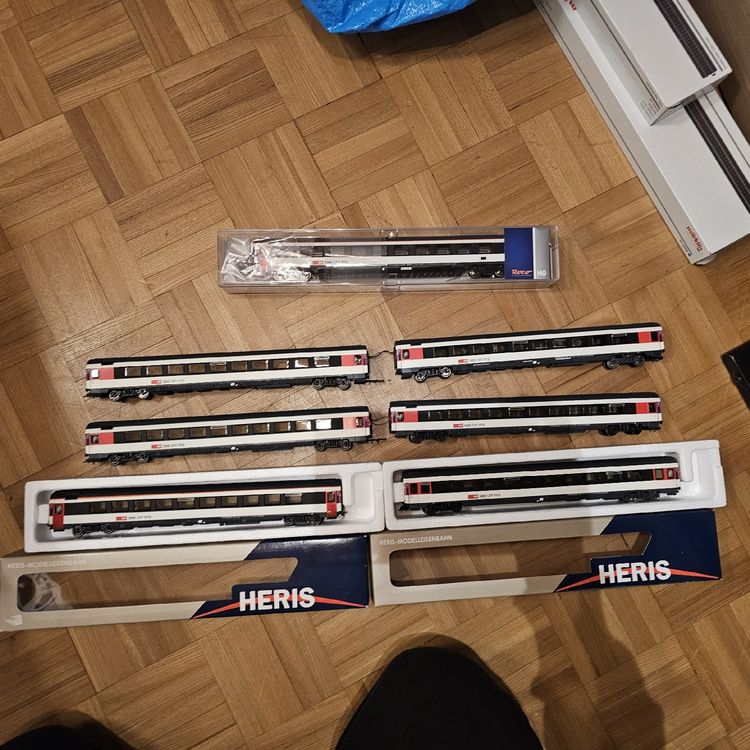 H0 6x Heris 1x Roco SBB IC (Gebraucht) in Müllheim Dorf für CHF 300 ...