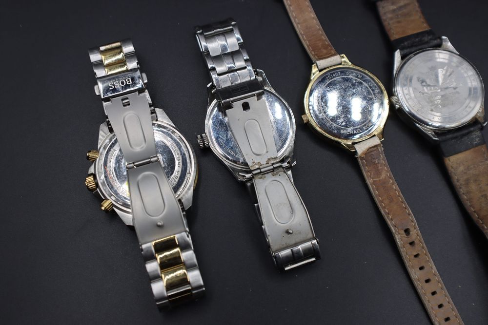 Lot - Armbanduhren Michael Kors, Festina, Hugo Boss, Hilfige (Gebraucht ...