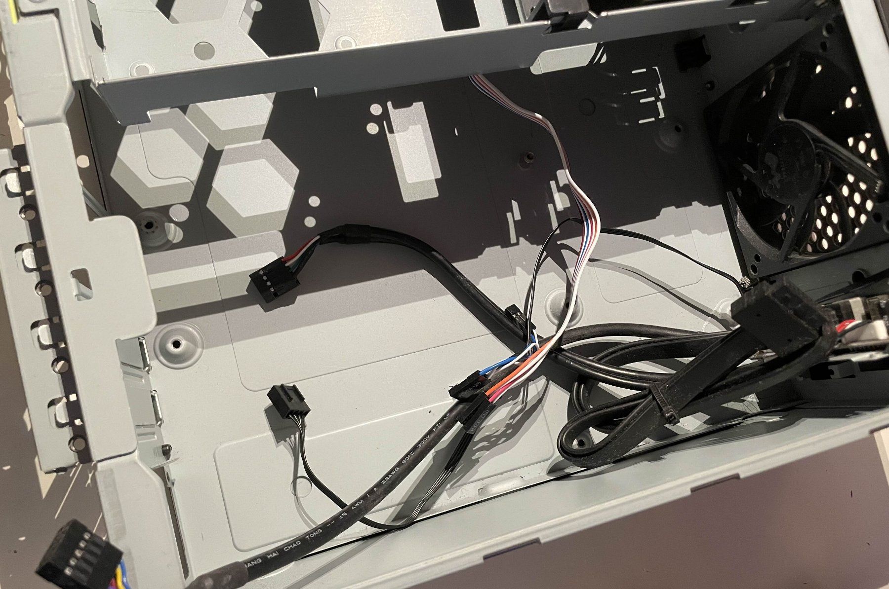 Boîtier PC In Win CJ708 mATX (modifié) (D'occasion) à La Croix (Lutry ...