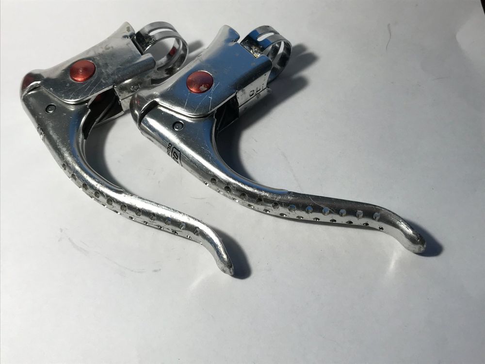 Shimano 600 2 Bremshebel und 2 Bremsen Vintage 80-Jahre (Gebraucht) in ...