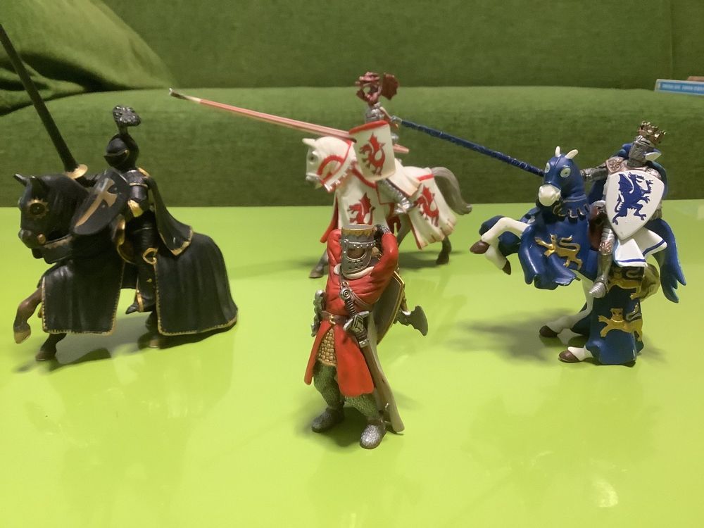 6 Schleich Figuren je 3 Ritter mit Ross | Kaufen auf Ricardo