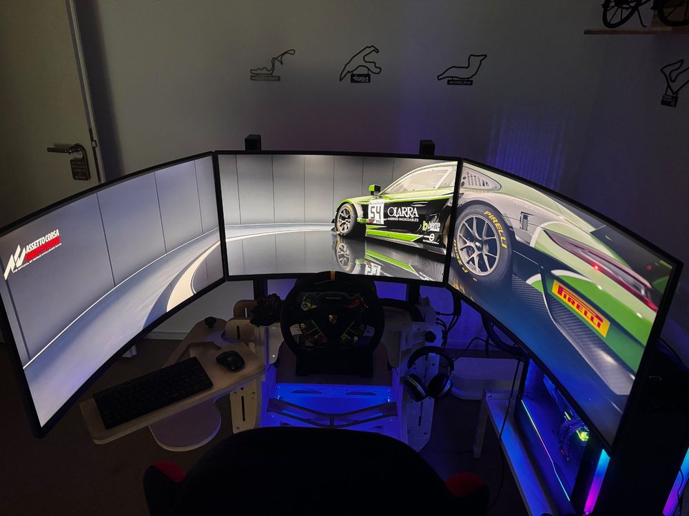 Ultimatives Profi Racing-Simulator mit Triple-Screen Setup (Gebraucht ...