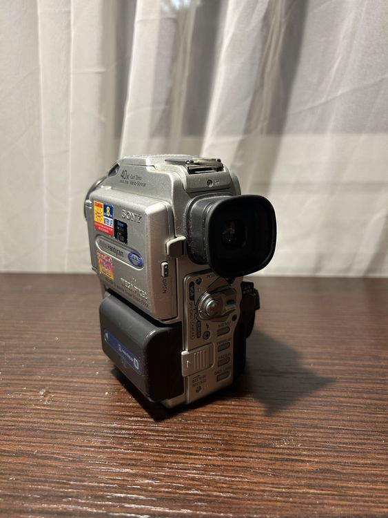 Sony DCR-PC110E Camcorder – guter Zustand, mit Ladekabel (Gebraucht) in ...
