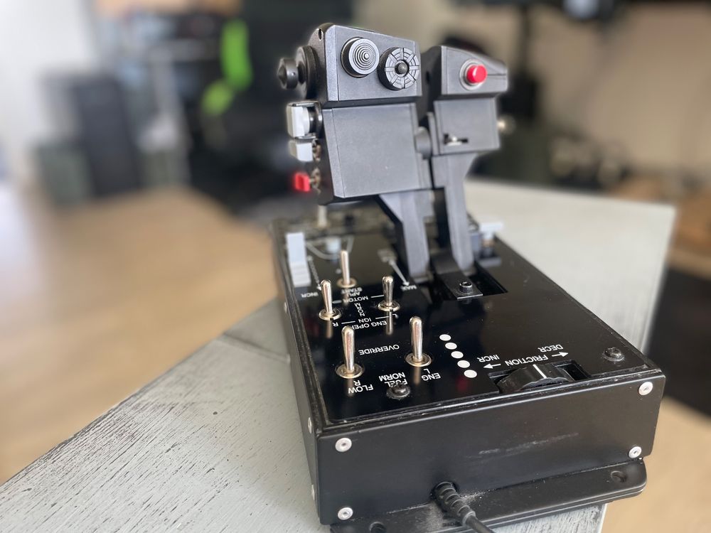 Thrustmaster HOTAS Warthog Joystick Throttle Set | Acheter sur Ricardo