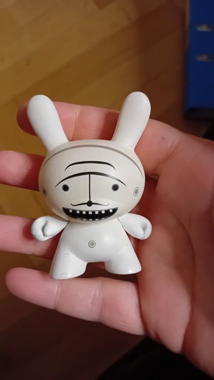 Kidrobot Dunny 2004 - Mustache White by Dalek 3" (Gebraucht) in ...