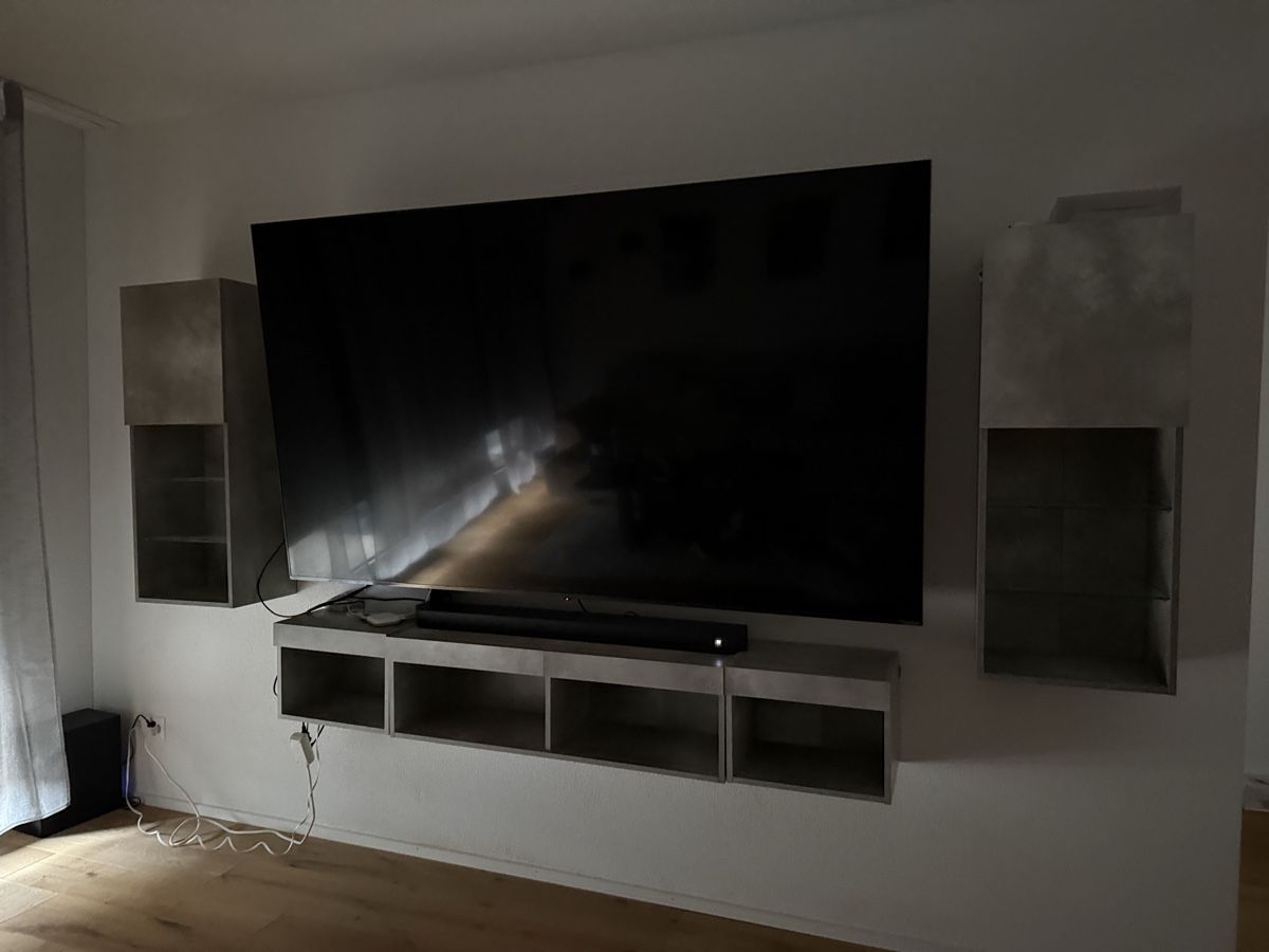 Wohnwand / TV-Wand mit viel Stauraum, neuwertig! (Gebraucht) in ...