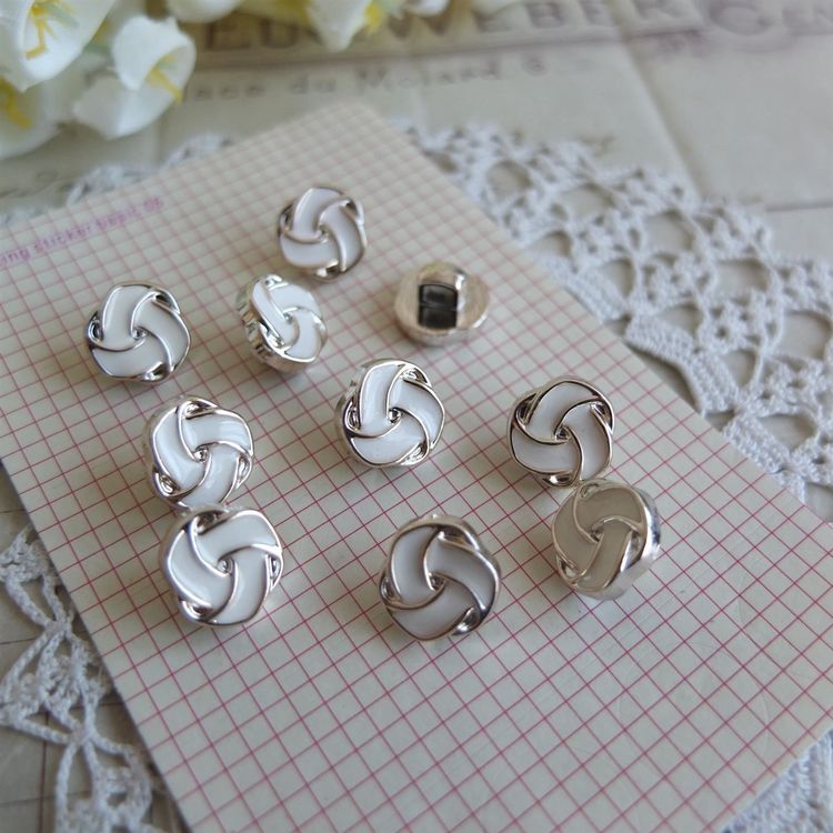 10 x Knopfe weiss Style Art Deco boutons | Kaufen auf Ricardo