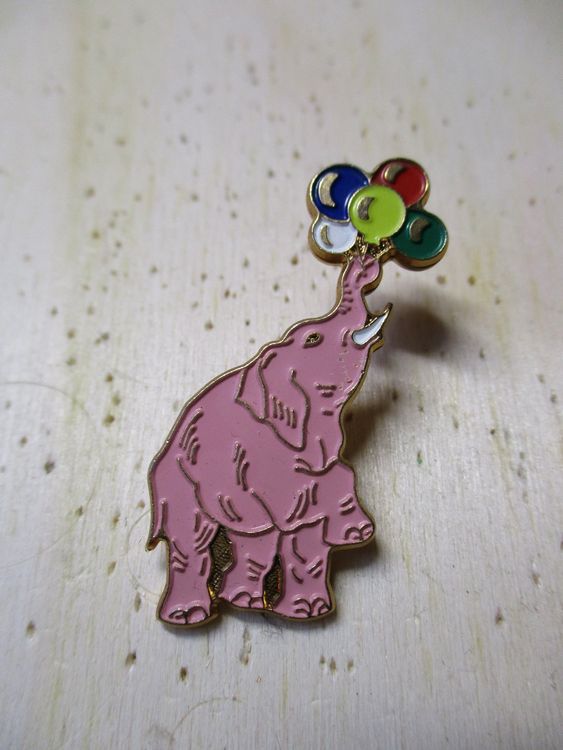 Elefant Elephant Simone Erni Pink Limitiert Pin (Neu (gemäss Beschreibung)) in Felsberg für CHF ...