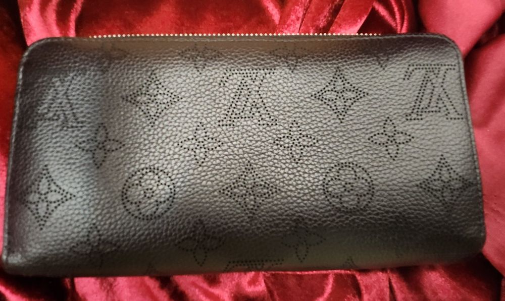 👜 Louis Vuitton Mahina – Schwarzes Monogram-Leder (Neu (gemäss ...