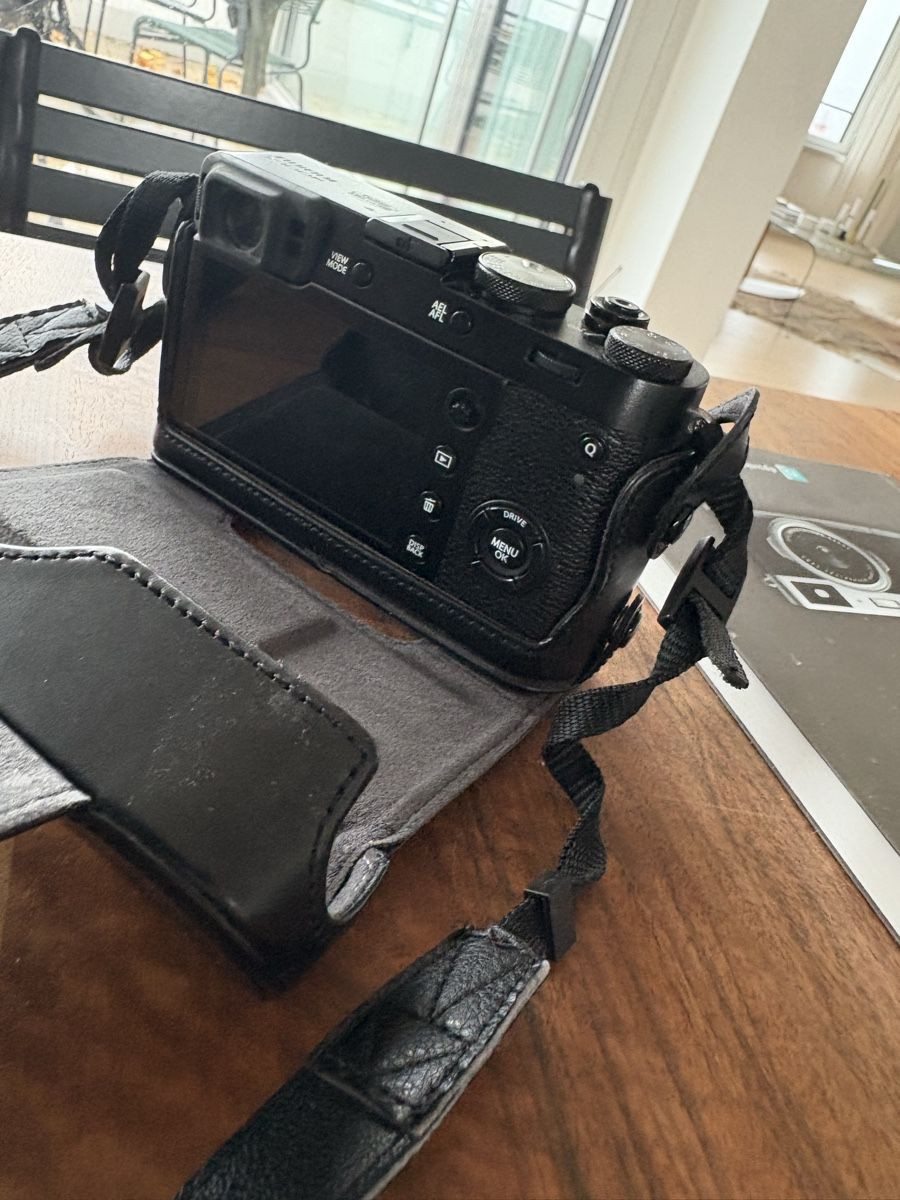 Fujifilm X100F Digital Camera with extras, read more! (Gebraucht) in ...